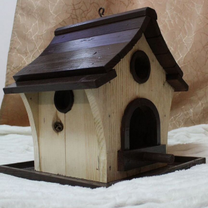 Кормушка для птиц из дерева