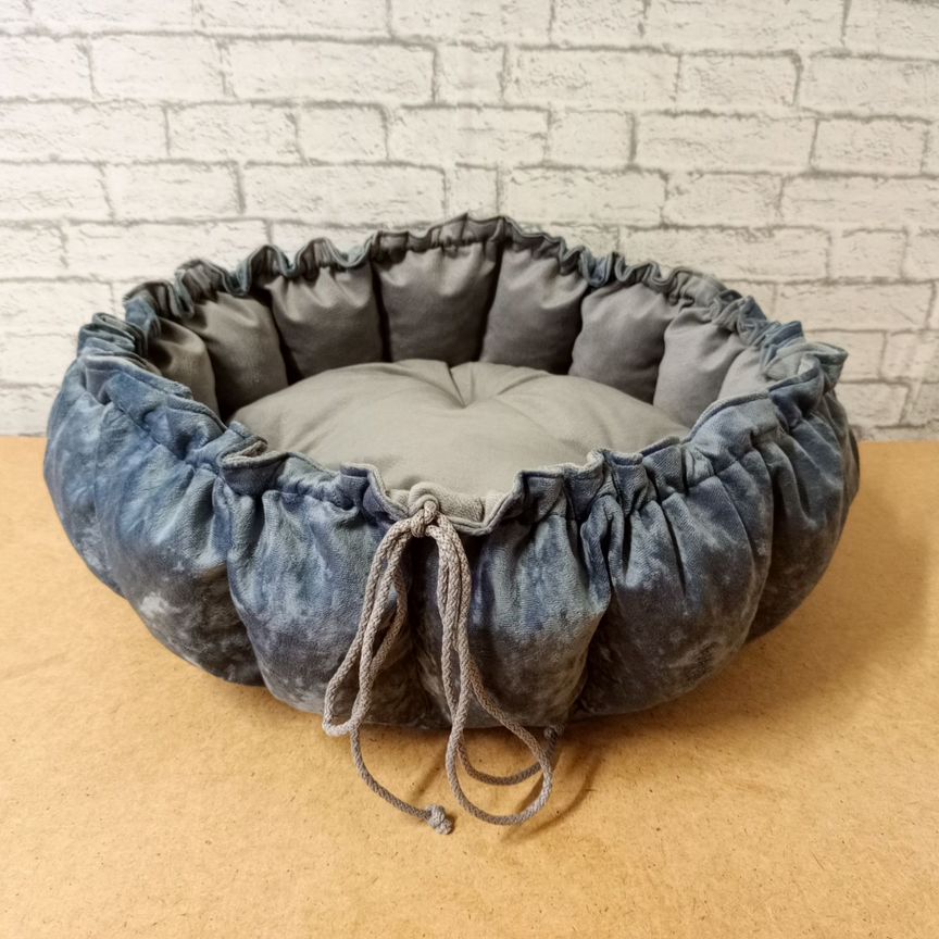 Лежанка для собак и кошек "велюр 9"