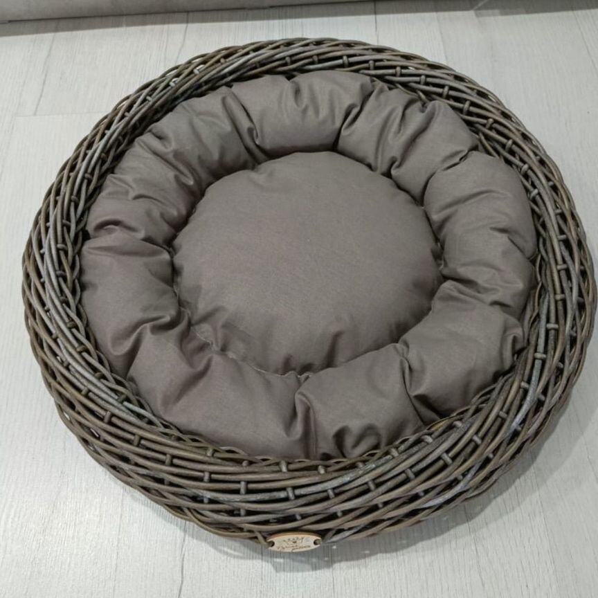 Лежанка для кошек и собак