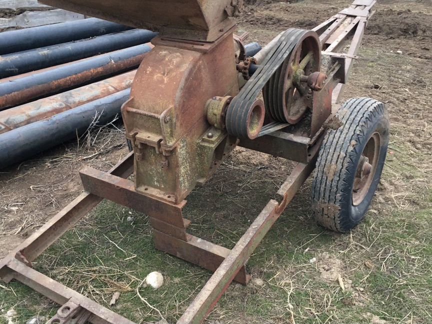 Продаю зернодробилку