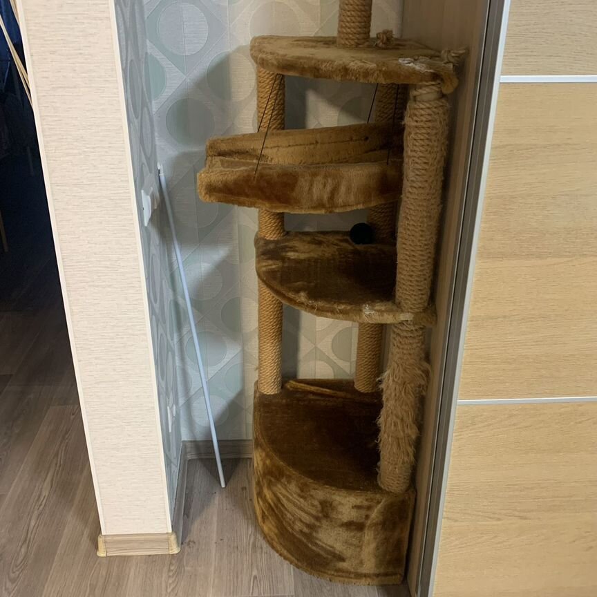 Домик для кошки с когтеточкой бу