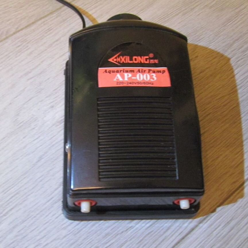 Воздушная помпа для аквариума Xilong AP-003