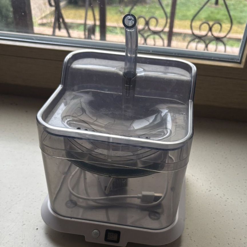 Фонтан поилка для кошек