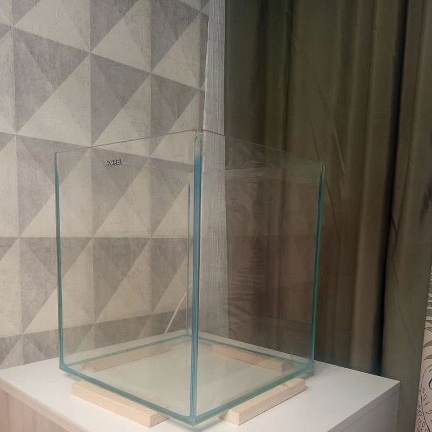 Аквариум и тумба