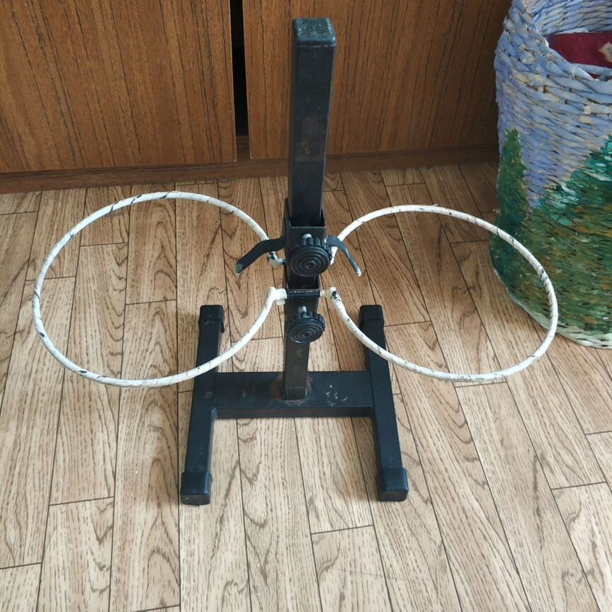 Подставка для мисок, 35см высота