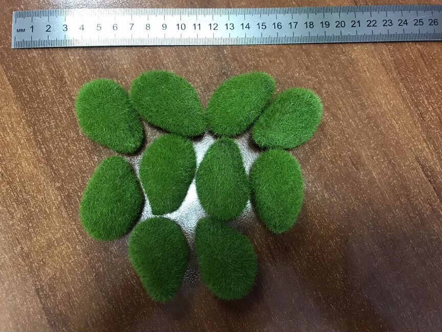 Моховые камушки