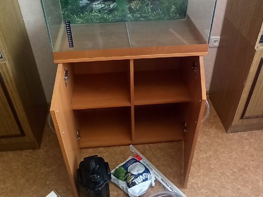 Аквариум с тумбой. Для рыбок или черепахи