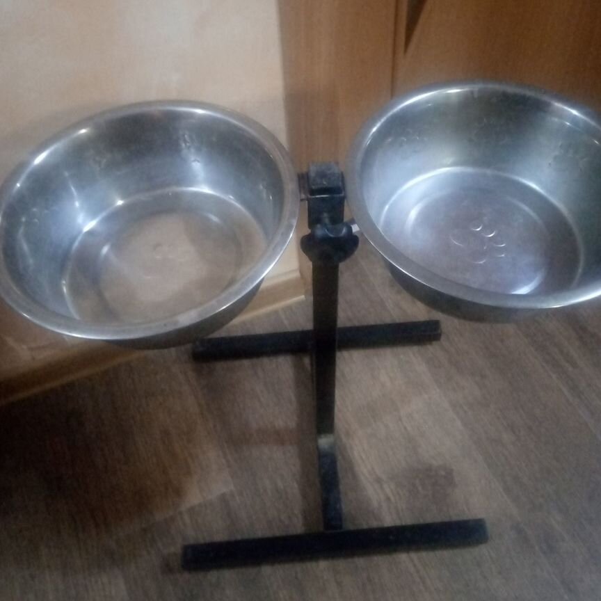 Подставка под миски с мисками для собак