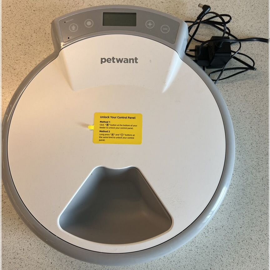 Автоматическая кормушка для животных Petwant