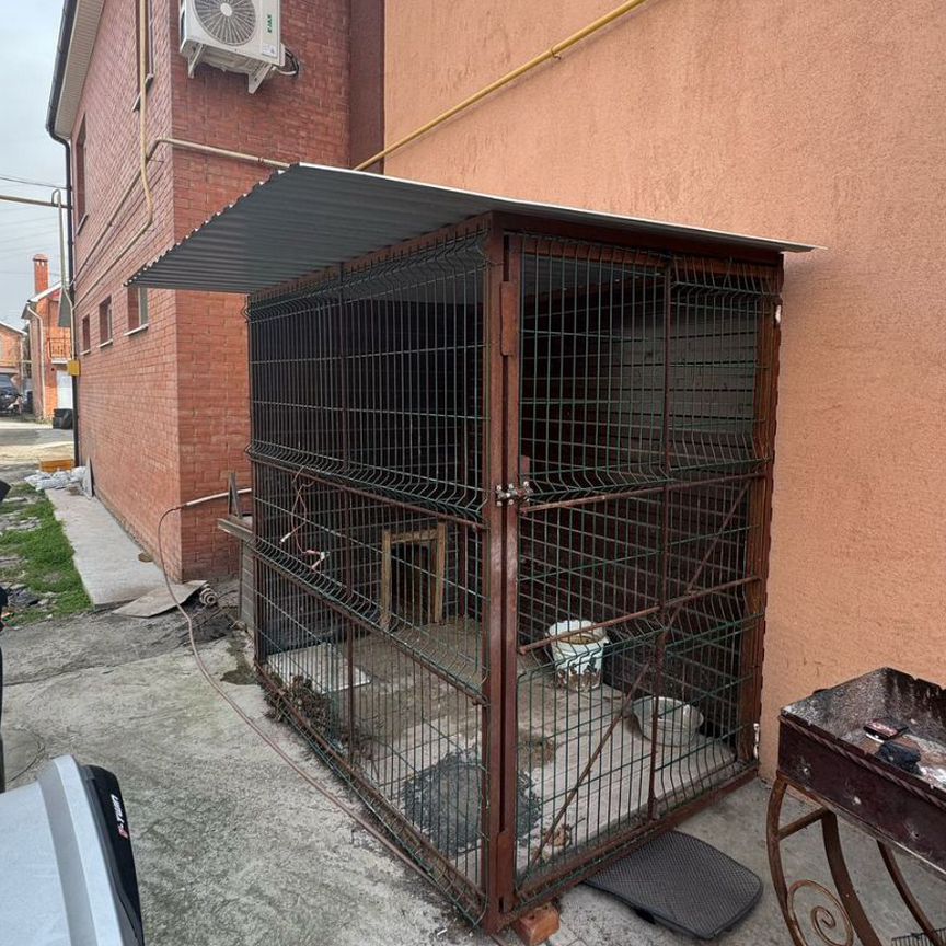 Вольер с будкой для собаки