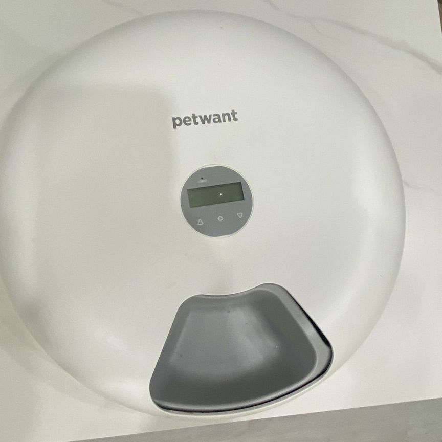 Автокормушка petwant f16