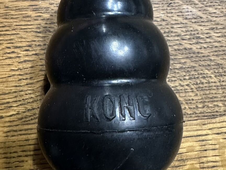 Игрушка до собак Kong Extreme L (13-30кг)