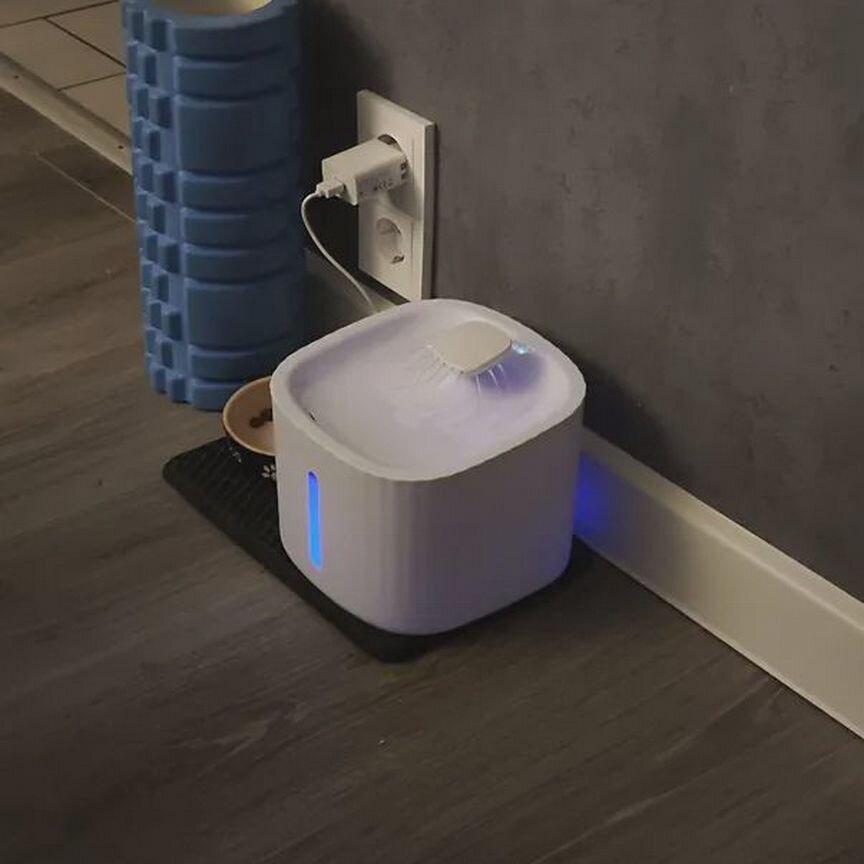 Фонтан поилка для кошек