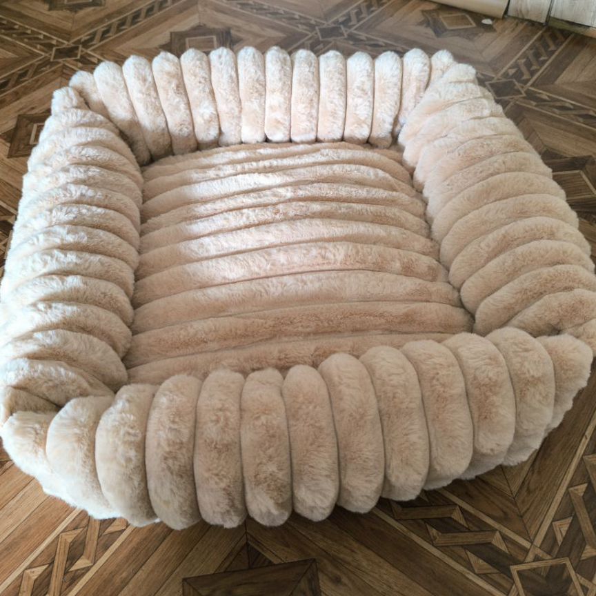 Лежанка с высокими бортиками для собак и кошек