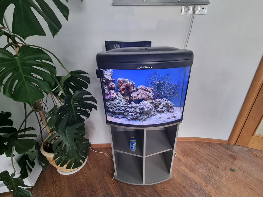 Продам аквариум с тумбой б.у