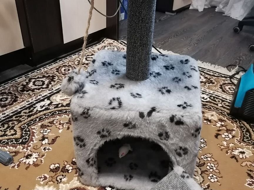 Домик для кошки с когтеточкой