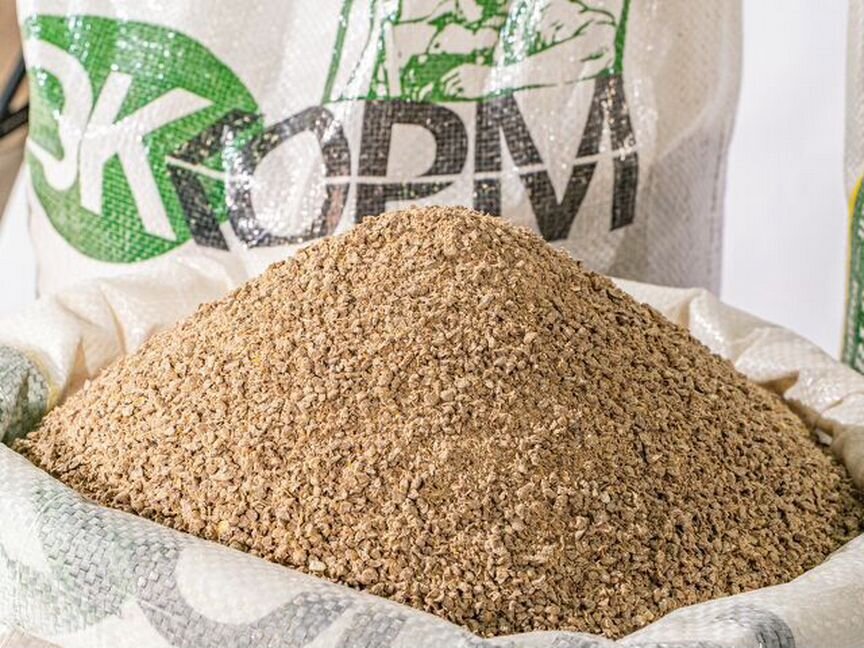 Корм для кур, коров, кроликов, овец