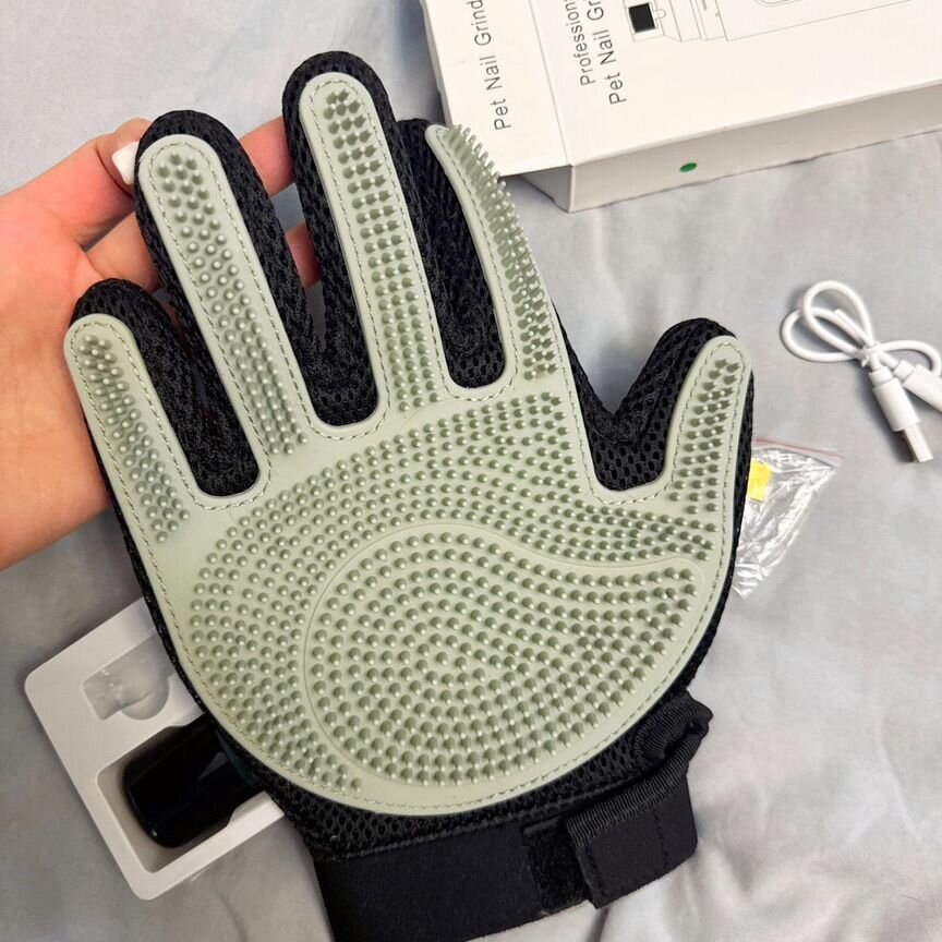 Перчатка для вычесывания и гриндер