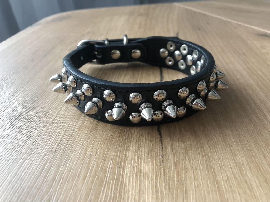 Ошейник с шипами