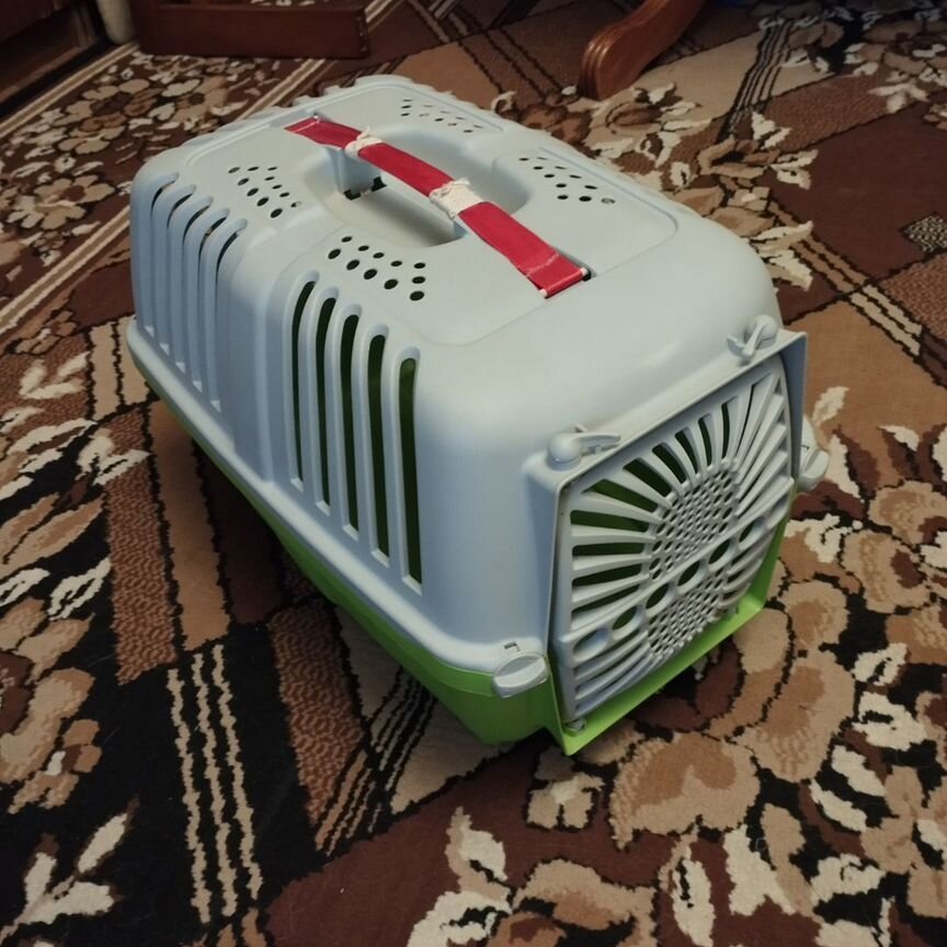 Переноска для кошек и мелких собак