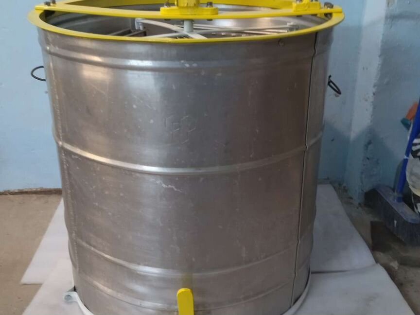 Медогонка 4 рамочная