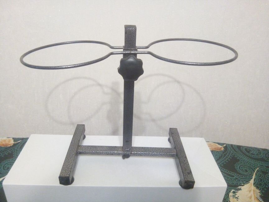 Подставка для кормления собак