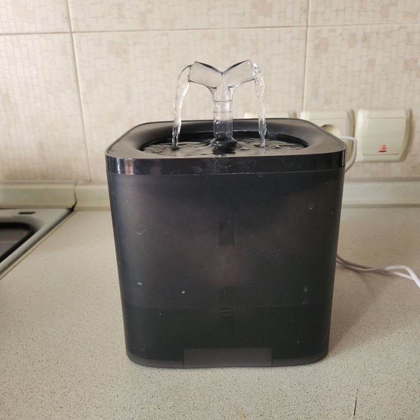 Поилка-фонтанчик для кошек