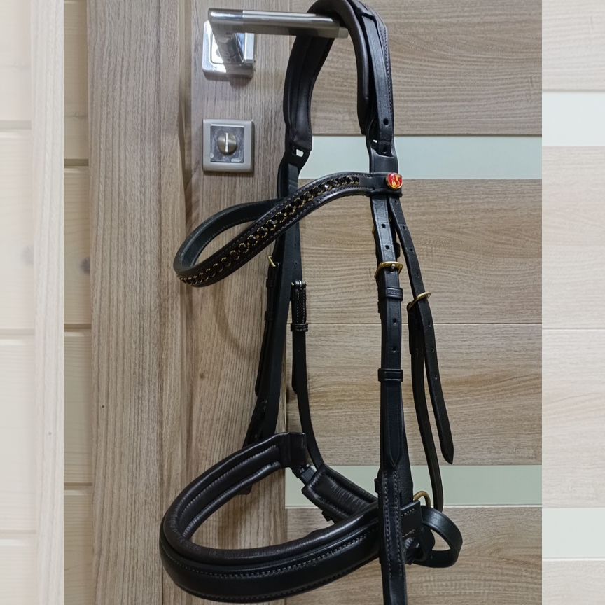 Уздечка для лошади