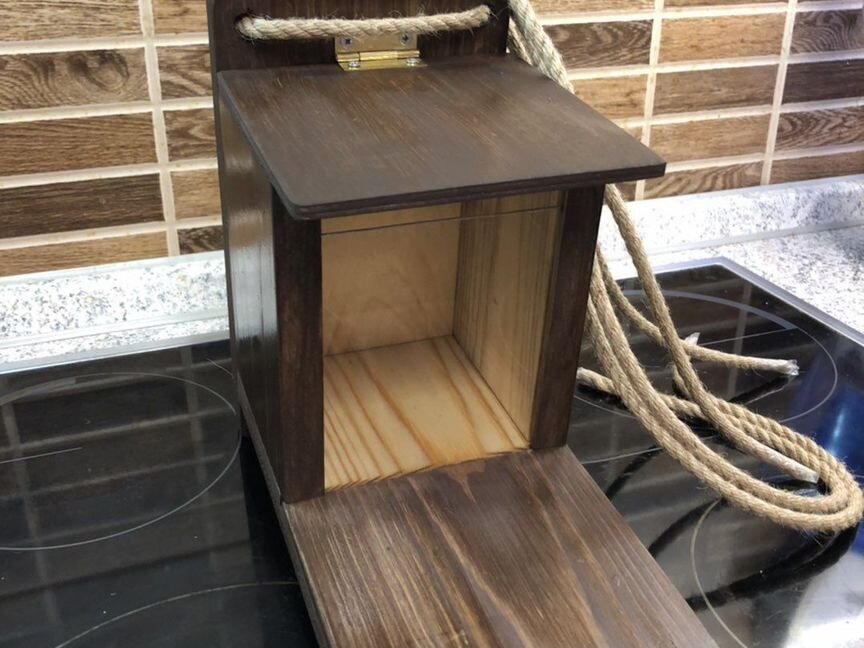 Бункерная кормушка для белок