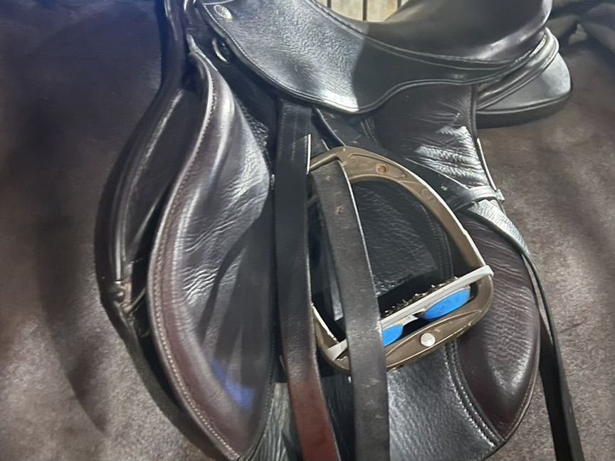 Седло конкурное гермида