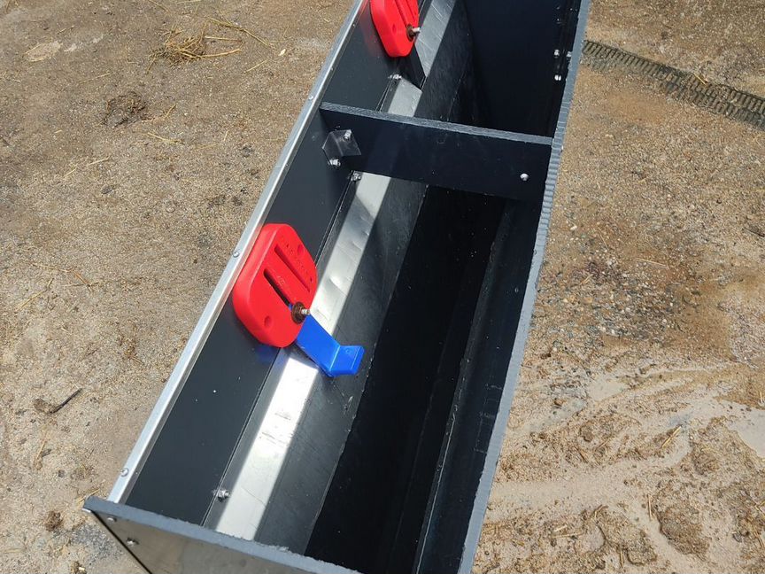 Бункерная кормушка для свиней