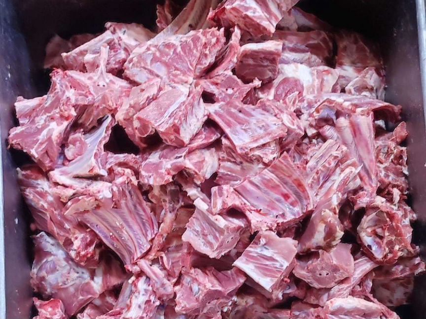 Мясные свиные кости для собак