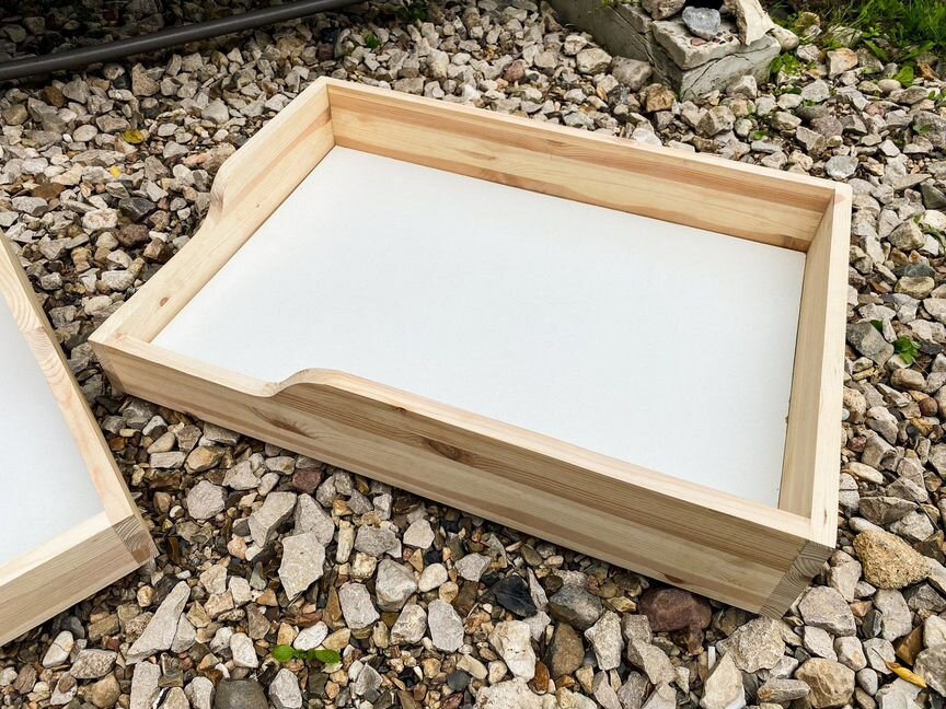 Лежанка для собак из дерева