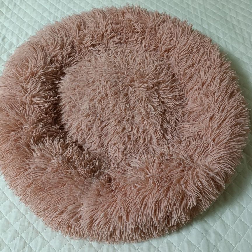 Лежанка для кошек пушистая