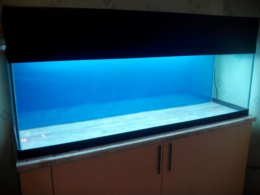 Аквариум с тумбой