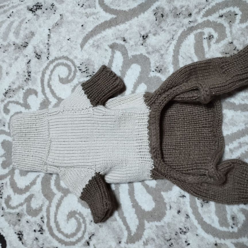 Вязанный комбинезон для собаки с воротом