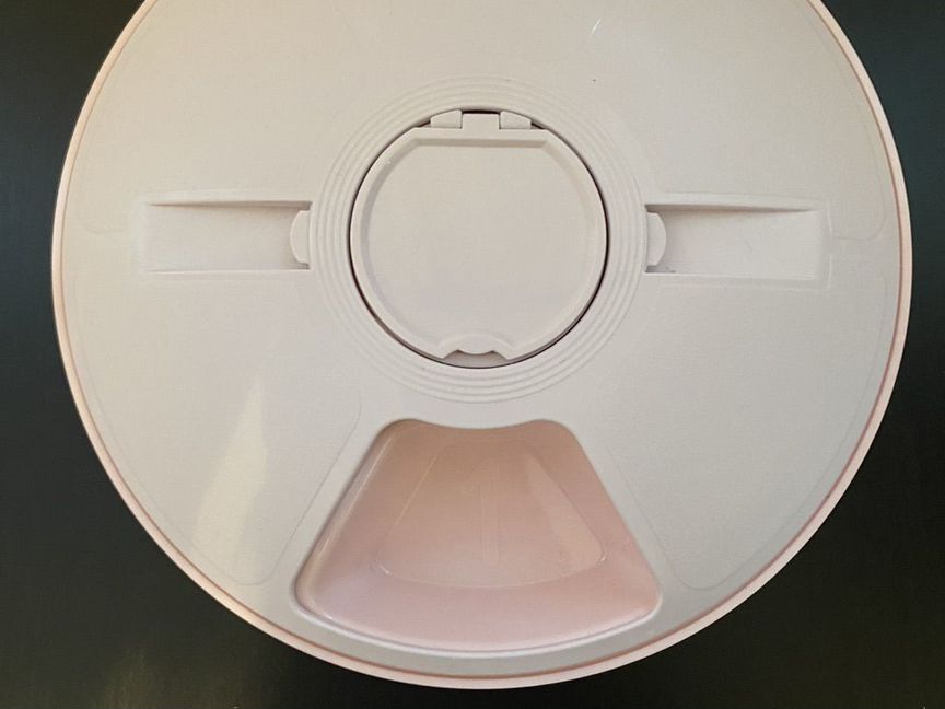 Автоматическая кормушка для домашних животных