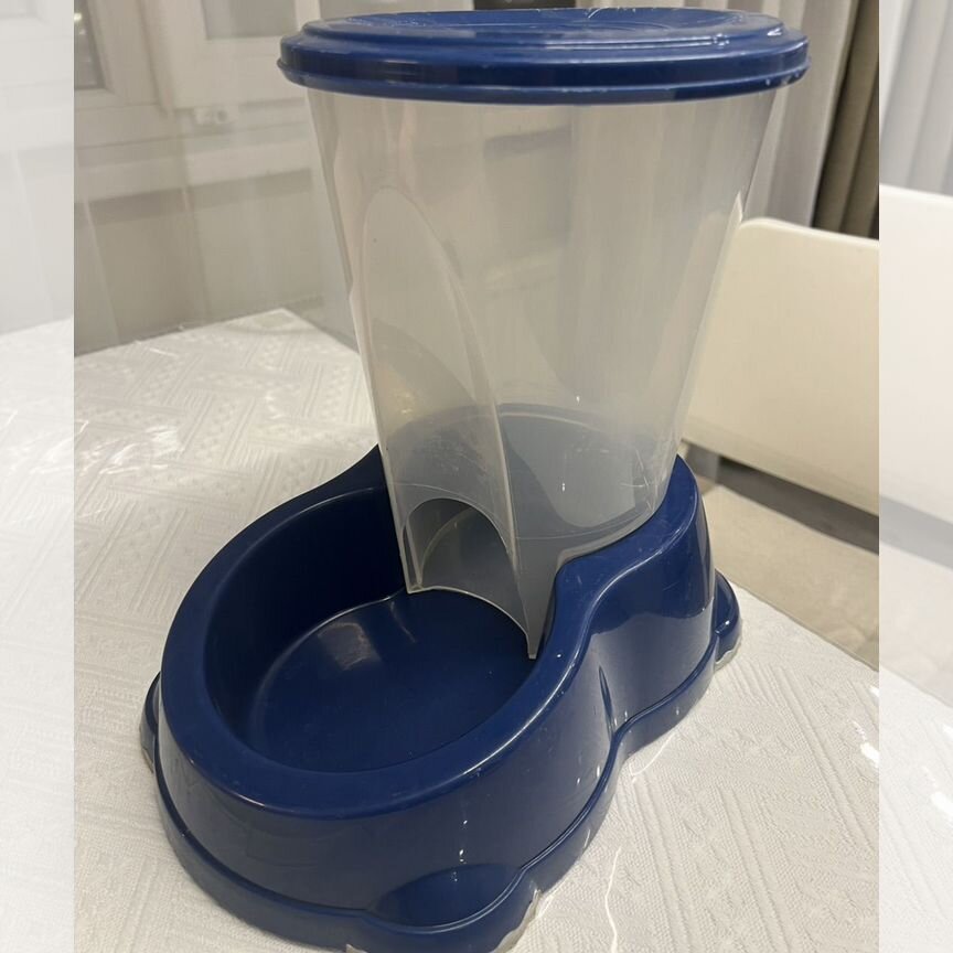 Автоматическая кормушка для кошек 3 литра