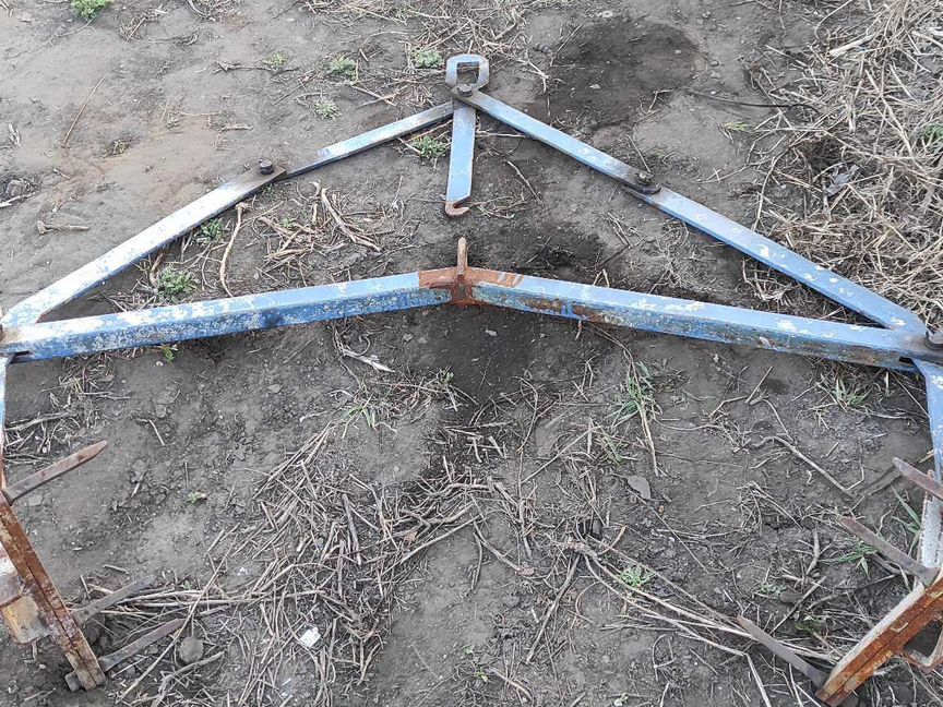 Вила для рулонного сена