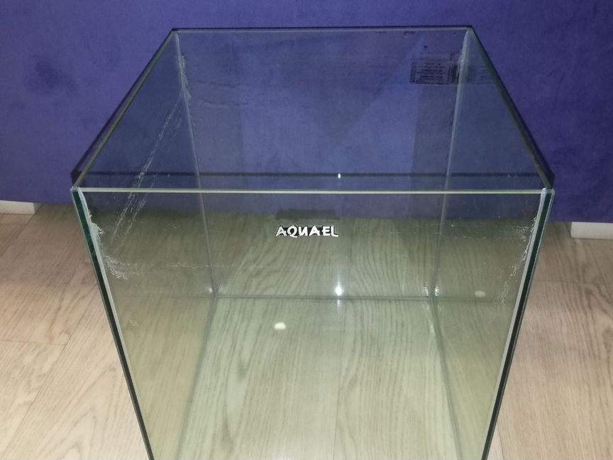 Аквариум, фильтр, лампа, электрокормушка