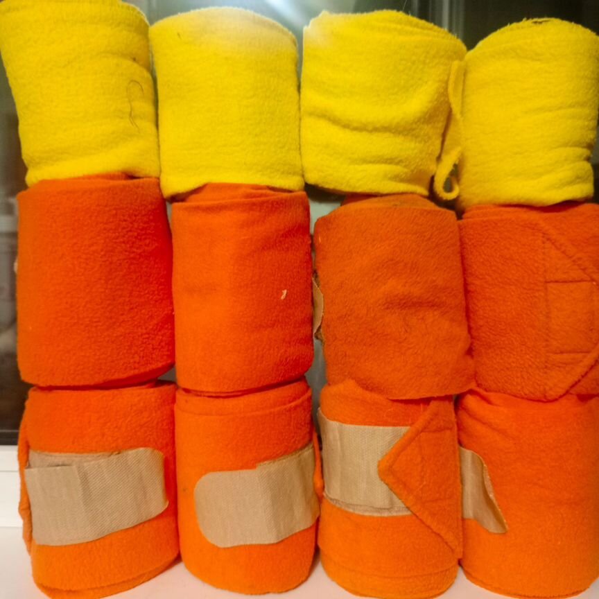 Конная амуниция путлища, бинты, колокольчики