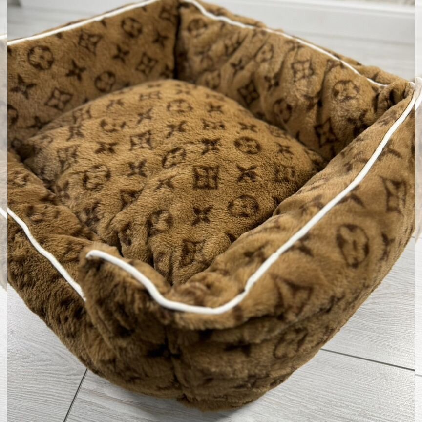 Бронь Russia - лежанка для собак