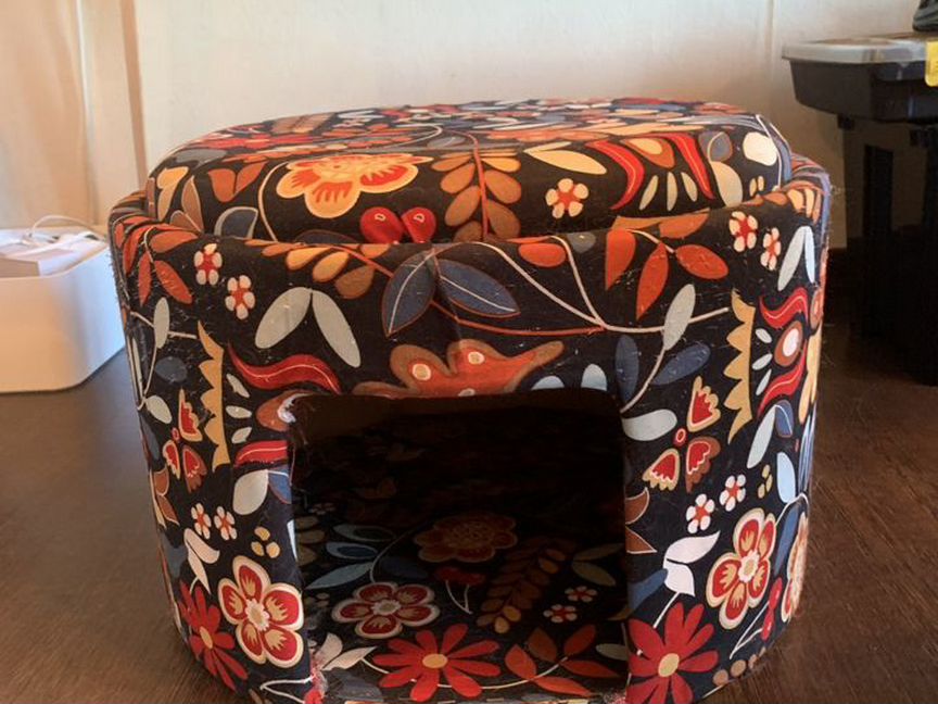 Домик для кошки. Пуфик