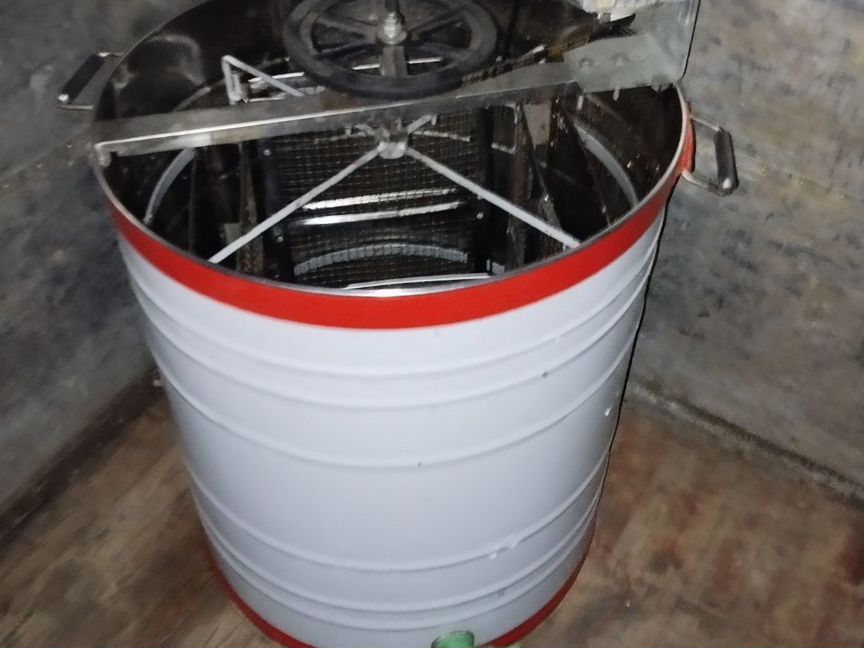 Медогонка 4 рамочная