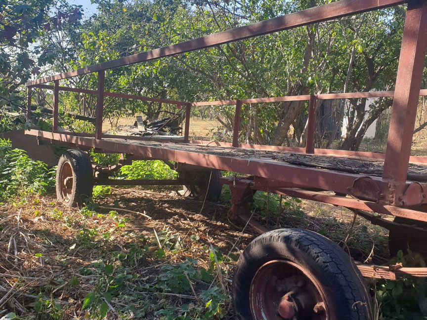 Прицеп для перевозки пчел или сена 2-х осный