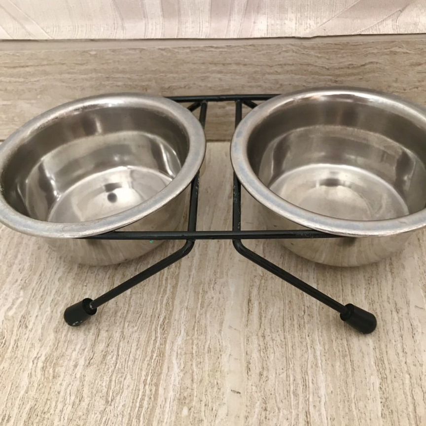 Миски для маленькой собачки или кошки на подставке