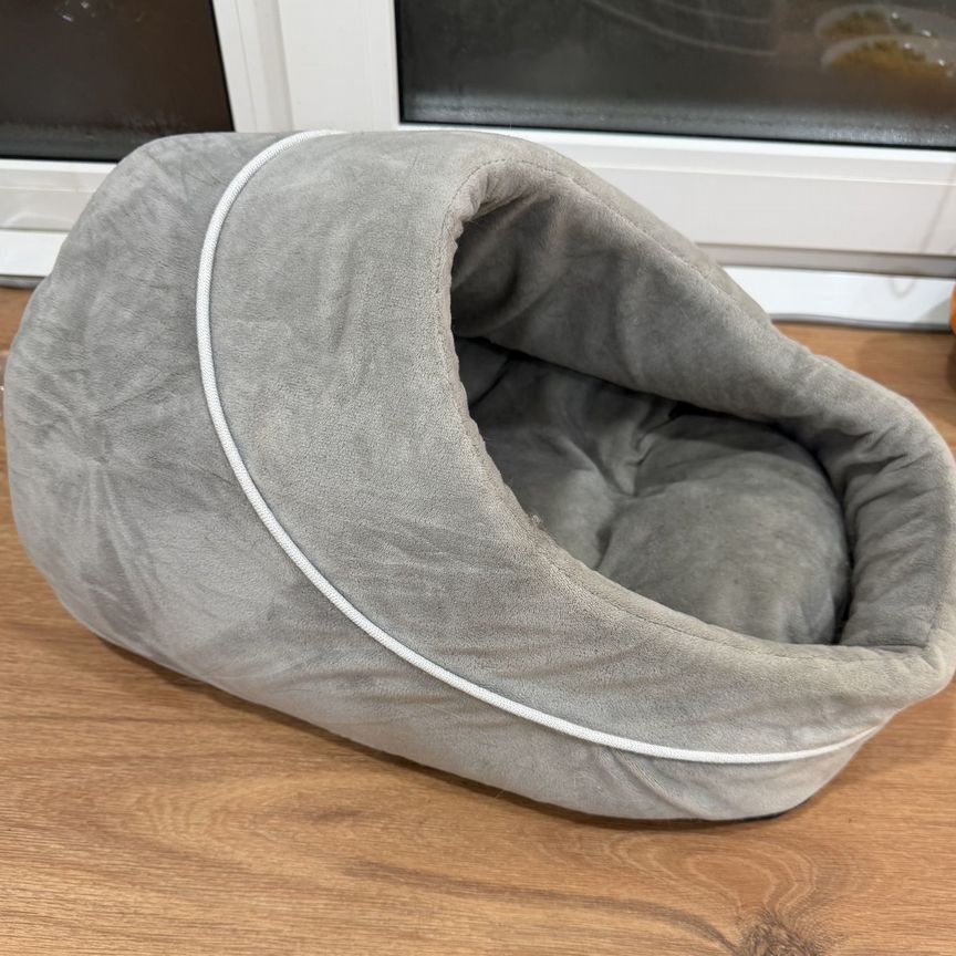 Лежанка для кошек и маленьких собак