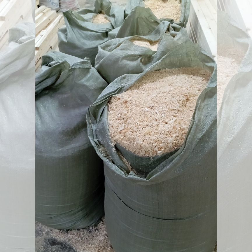 Опилки сухие в мешках