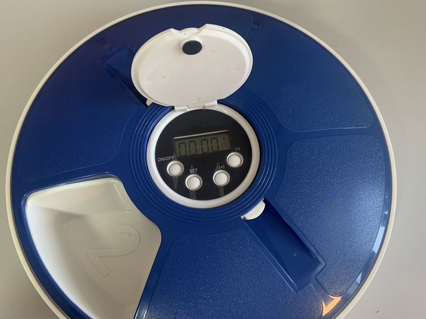 Автоматическая кормушка на 6 кормлений