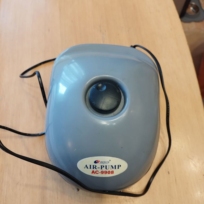 Компрессор для аквариума 8 канальный resun ac-9908